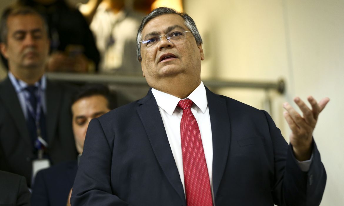 Dino foi governador do Maranhão e ministro da Justiça; veja trajetória