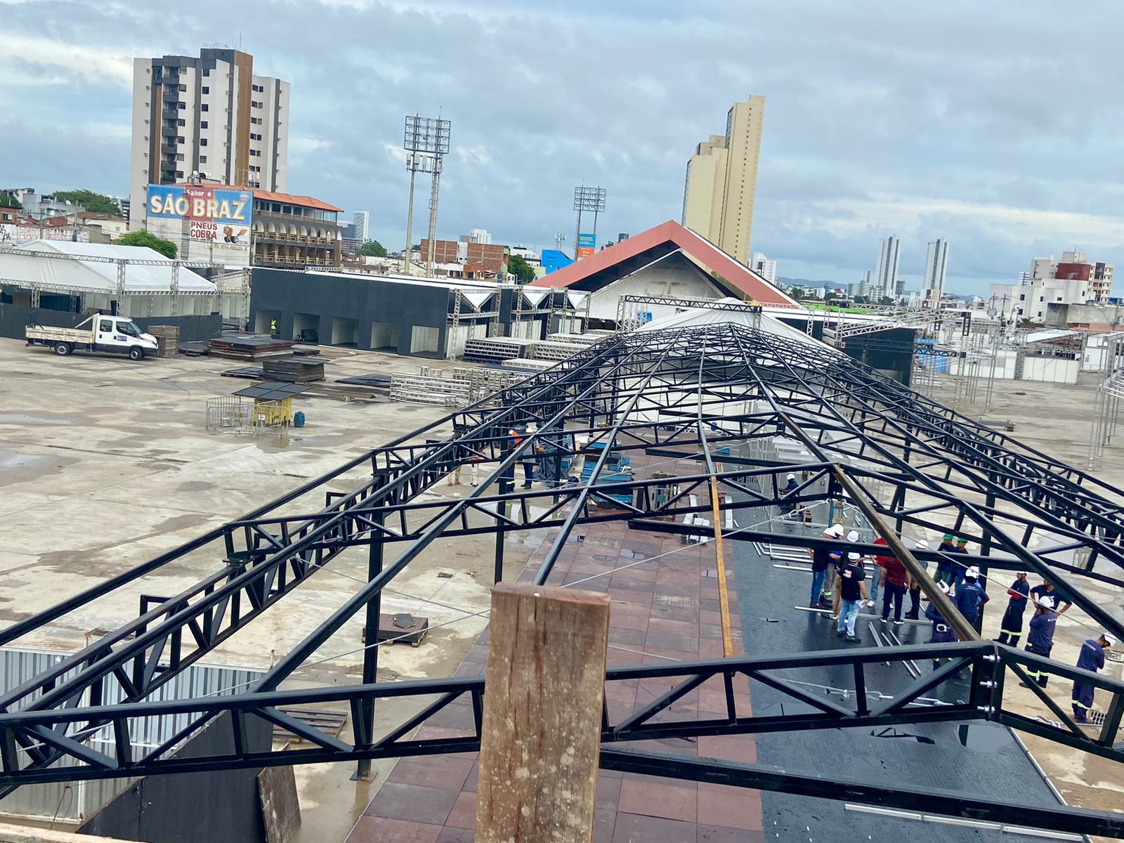 Prefeitura de Campina Grande acelera montagem da estrutura no Parque do ...